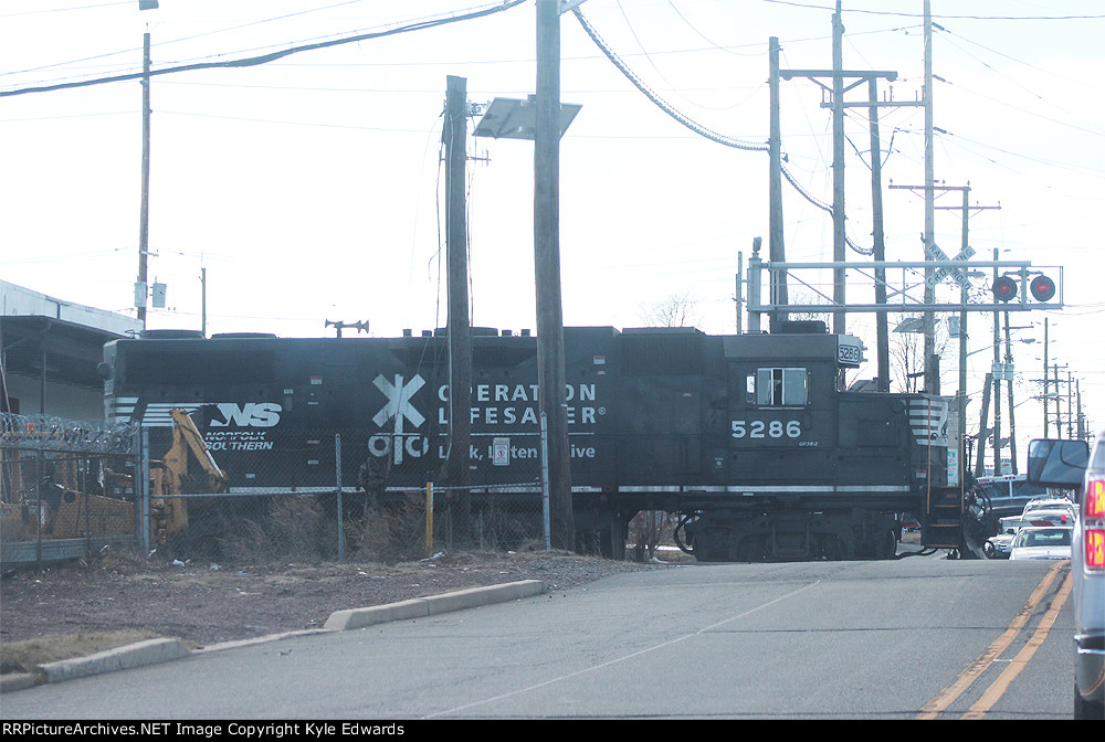 NS GP38-2 #5286 on WPCA-20